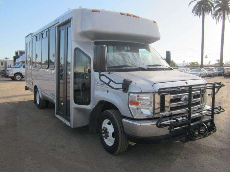 2014 Ford E350 Shuttle Bus - Sierra Auction Management Inc