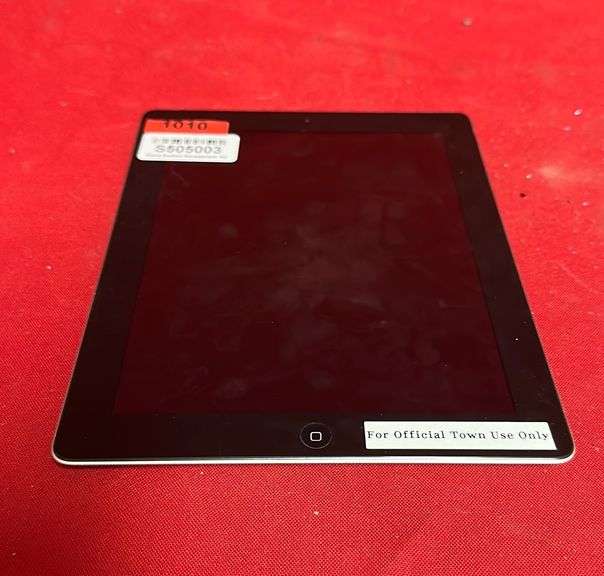 Apple iPad Model : A1395 , 16GB - Sierra Auction Management Inc