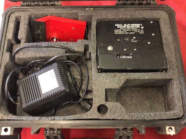 (2PC)Pelican Water Detector, Aqua-Glo Water Detector - Sierra Auction ...