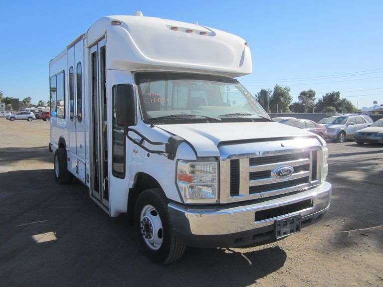 2016 Ford E350 Shuttle Bus - Sierra Auction Management Inc