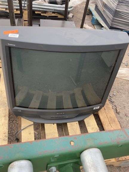 Sony Trinitron Television - Sierra Auction Management Inc