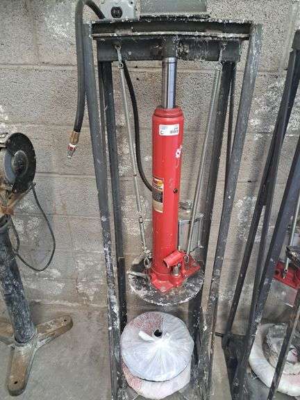 Pittsburgh 8-ton Long RAM Air Hudraulic Round Bottom Jack - Sierra ...