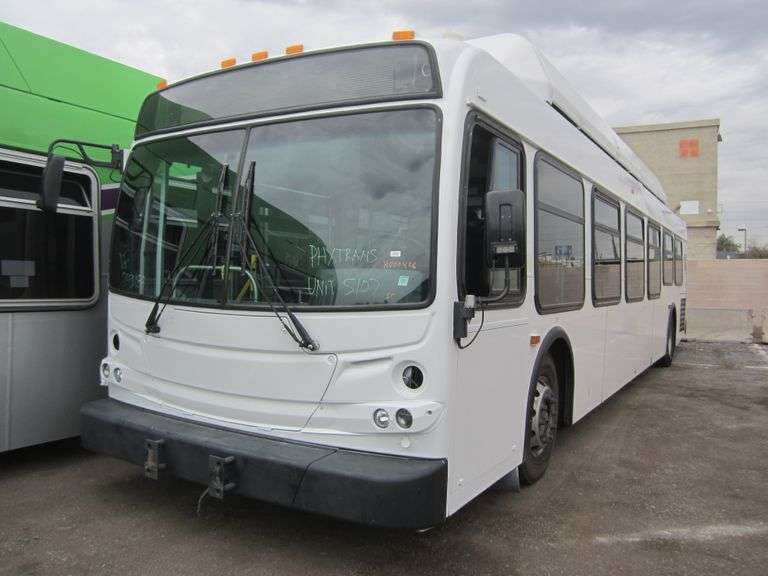 2013 New Flyer C40LFR Transit Bus - Sierra Auction Management Inc