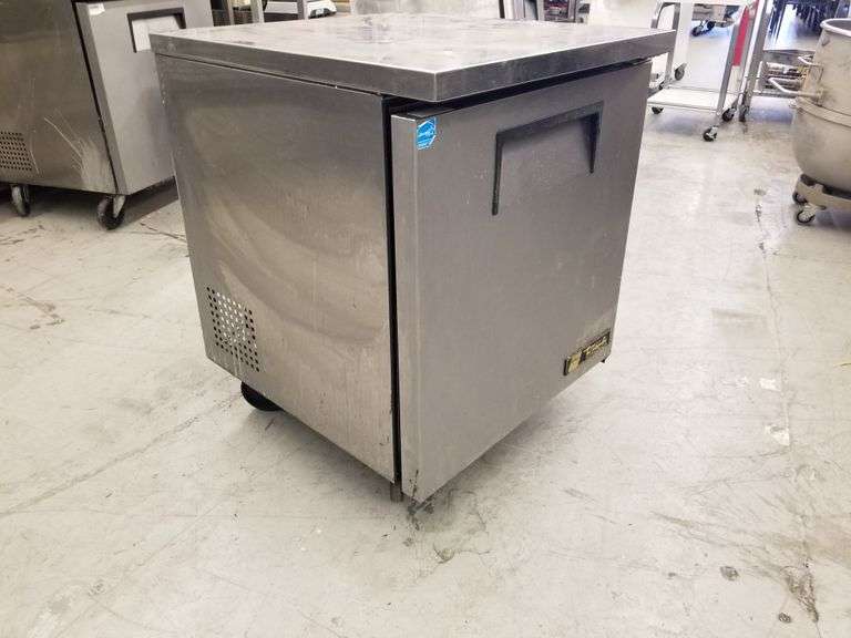 True TUC-27-HC 27-5/8” Under-Counter Refrigerator (Tested and Working ...