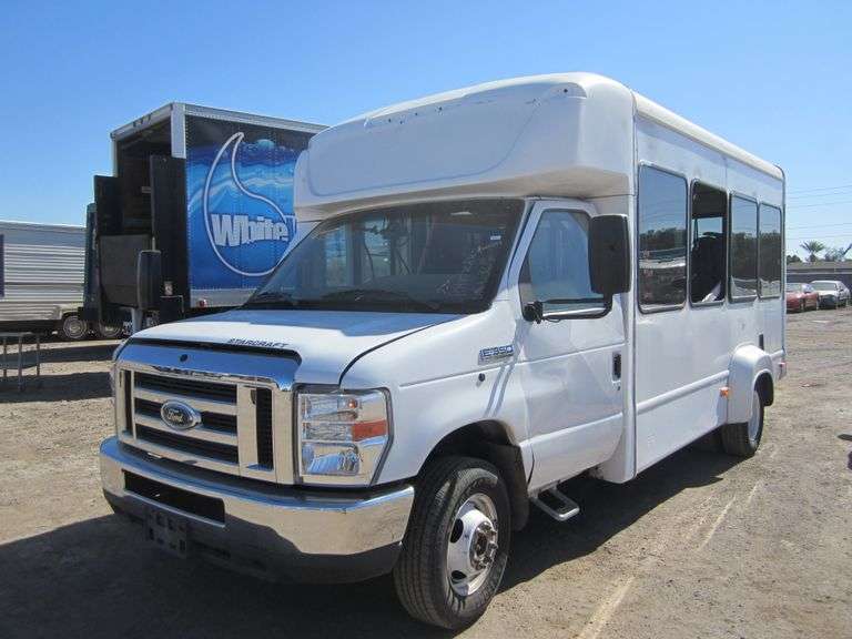 2019 Ford E350 Shuttle Bus - Sierra Auction Management Inc