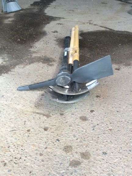 2PC Anvil Spade Shovels , 1PC Husky Pick - Sierra Auction Management Inc