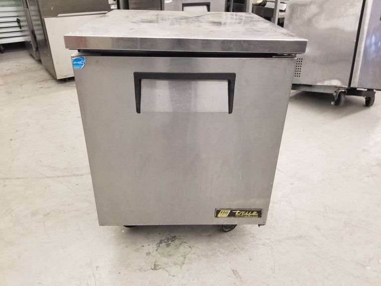 True TUC-27-HC 27-5/8” Under-Counter Refrigerator (Tested and Working ...