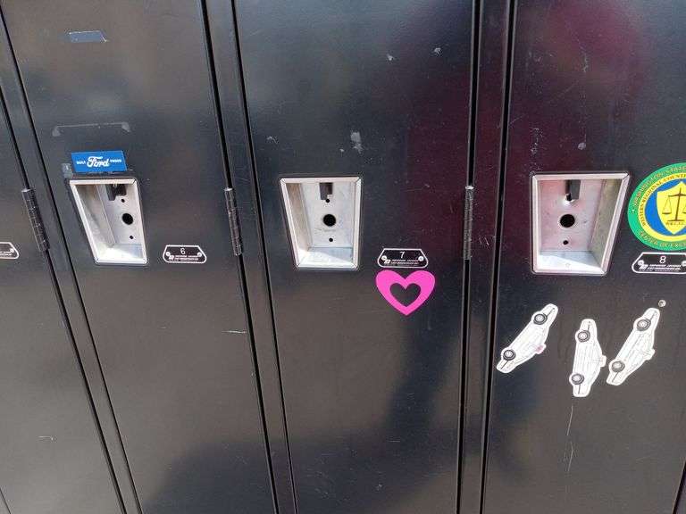 (1 Qty) Superior Lockers 4 Door Vertical Lockers - Sierra Auction ...