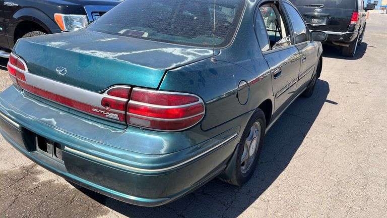 1998 Oldsmobile Cutlass GLS - Sierra Auction Management Inc