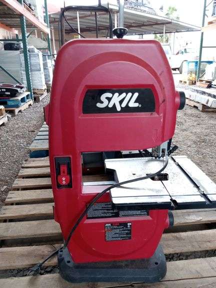 Skil 3386 Band Saw - Sierra Auction Management Inc