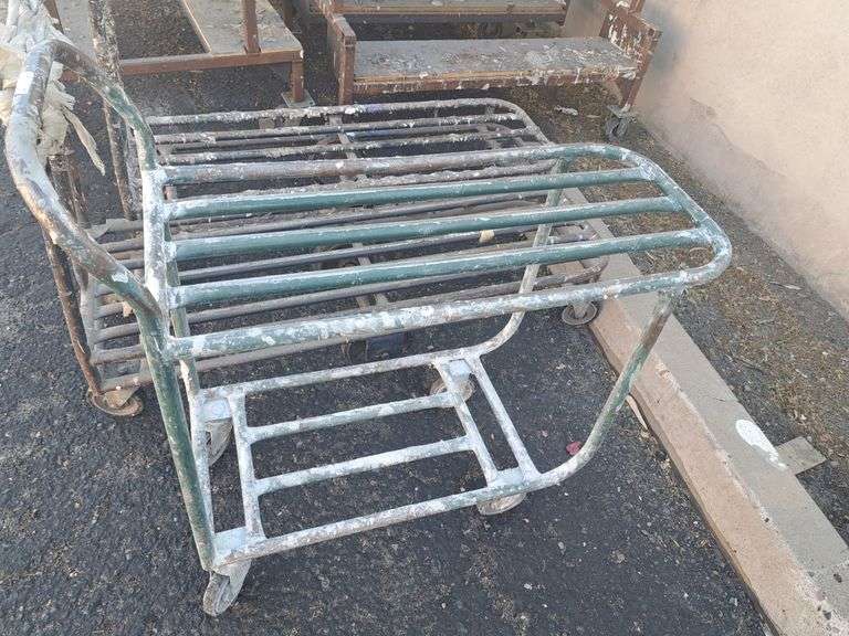4-wheel Metal Push Cart - Sierra Auction Management Inc
