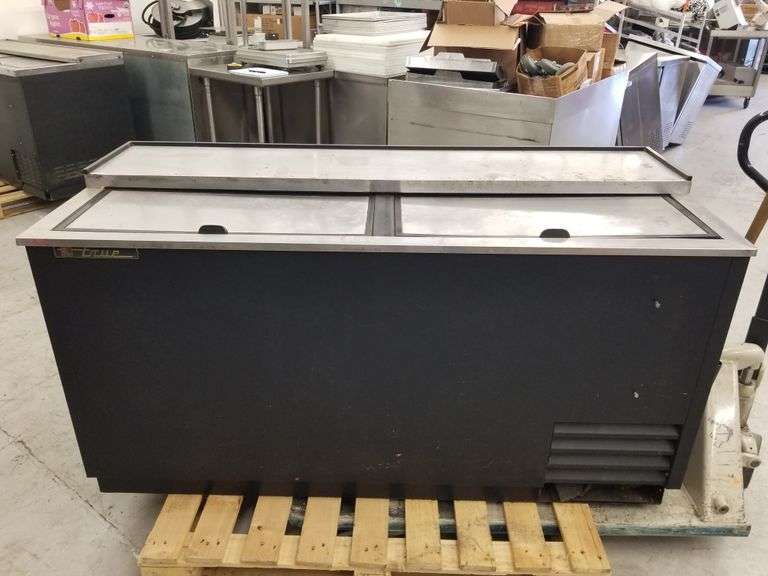 True TD-65-24 65" Forced Air Bottle Cooler - Holds (528) 12 oz Bottles ...