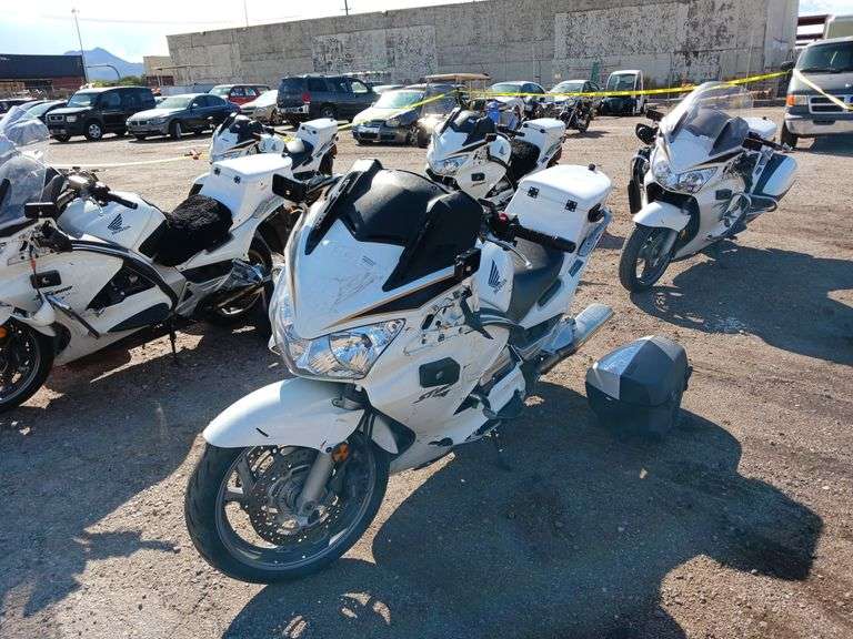 2013 Honda ST1300A ABS - Sierra Auction Management Inc