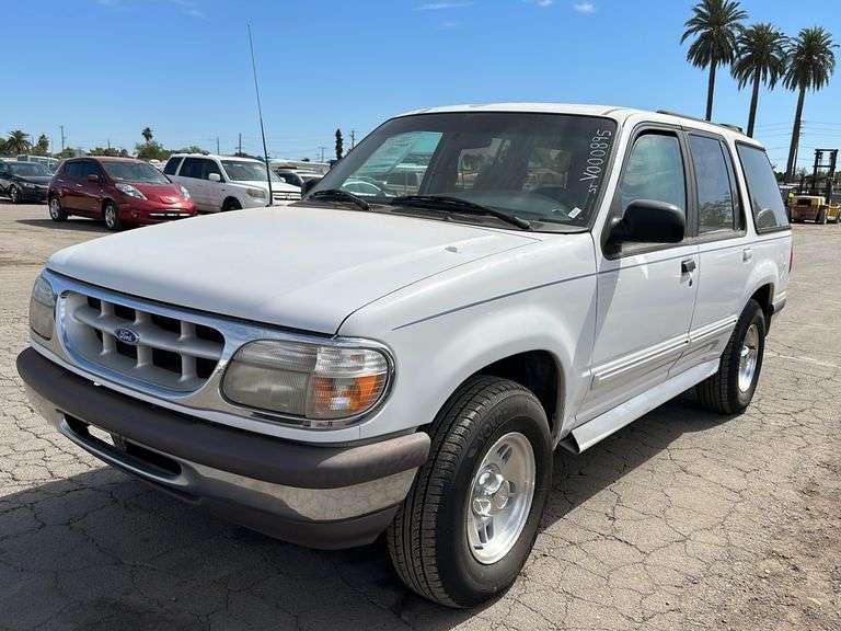 1996 Ford Explorer Eddie Bauer / Limited / XL / XLT - Sierra Auction ...
