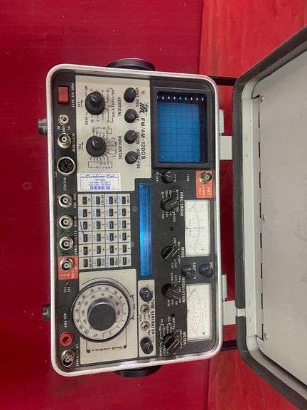 IFR FM / AM 1200 - receiver and generator, oscilloscope / spectrum ...