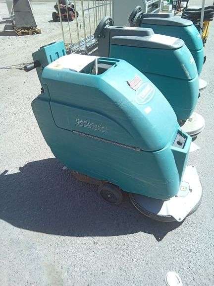 Tennant 5280 Floor Scrubber - Sierra Auction Management Inc