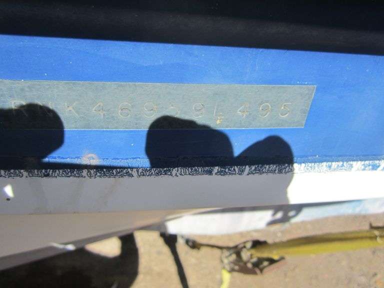 1995 Rinker Captiva 212 Boat - Sierra Auction Management Inc