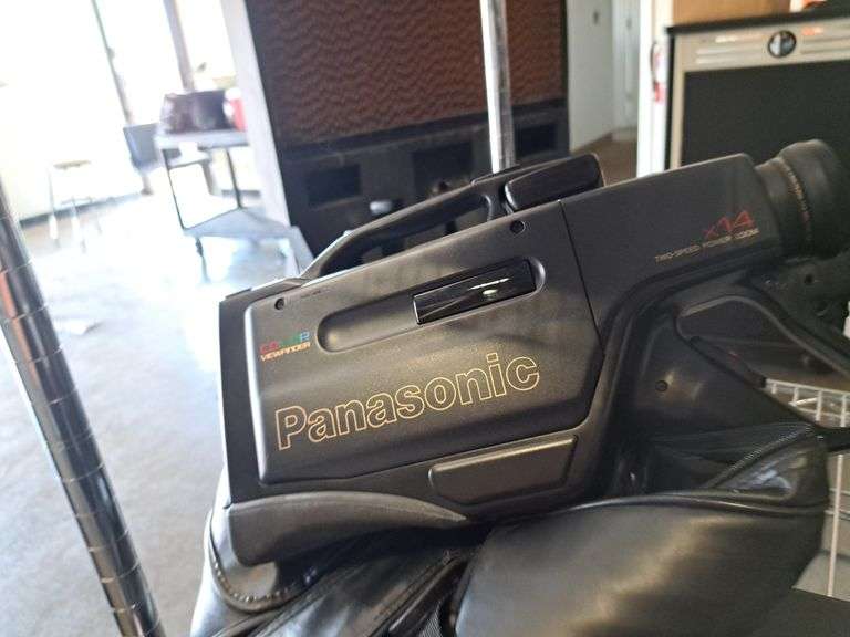 Panasonic OmniMovie VHS Two Speed Power Zoom Recorder with Bag and ...