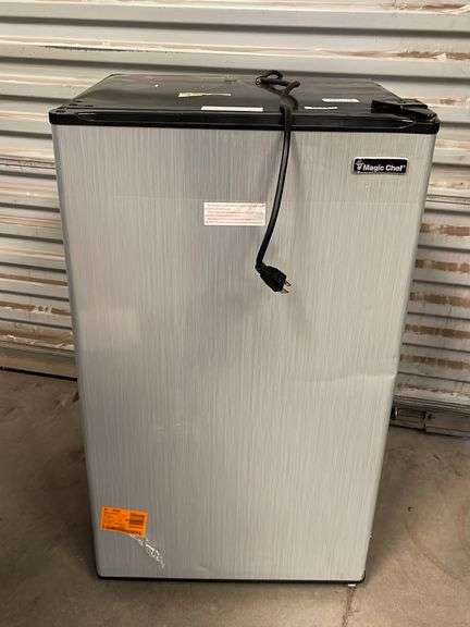 Magic Chef Mini Fridge Model: HMR330SE - Sierra Auction Management Inc