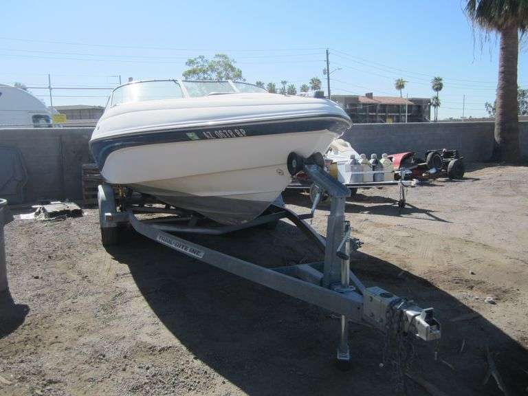 1995 Rinker Captiva 212 Boat - Sierra Auction Management Inc