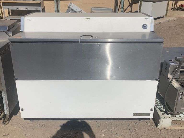 True Rolling Milk Cooler - Sierra Auction Management Inc