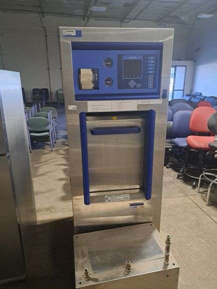 Gravity Steam Sterilizer model #422LS - Sierra Auction Management Inc