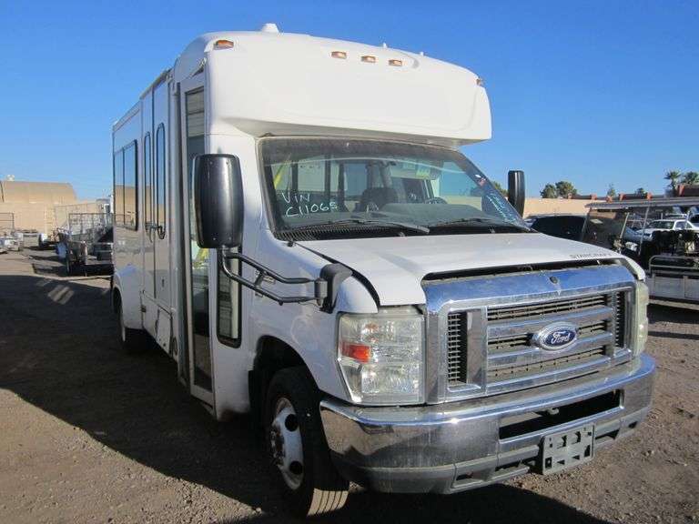 2016 Ford E350 Shuttle Bus - Sierra Auction Management Inc