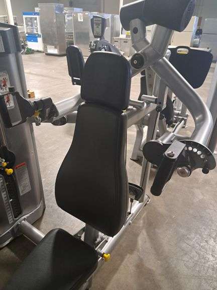 Paramount Rotary Shoulder Weight Machine - Sierra Auction Management Inc