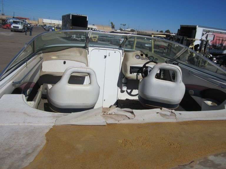 1995 Rinker Captiva 212 Boat - Sierra Auction Management Inc