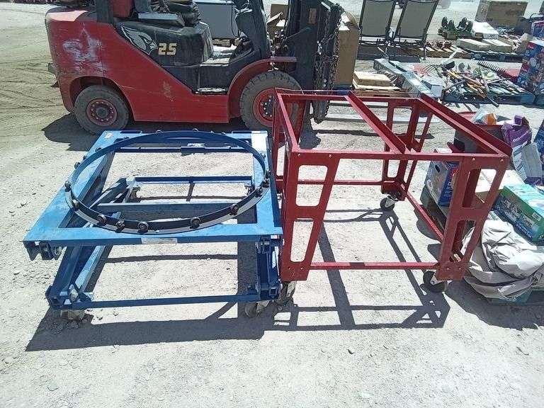 Red Rollable Metal Stand and Blue Rollable and Raisable Metal Stand ...