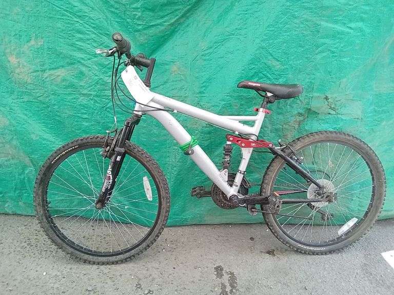 Gray Mongoose Mountain Bike - Sierra Auction Management Inc
