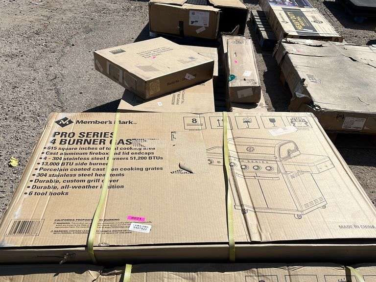 (1 Qty) Members Mark Pro Series 4 Burner Gas Grill - Sierra Auction ...