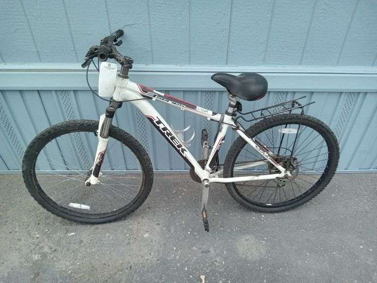 White Trek 3700 Mountain Bike - Sierra Auction Management Inc