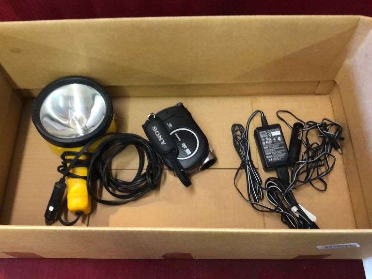 (2PC)Spotlight And A Sony CD-R Recorder - Sierra Auction Management Inc
