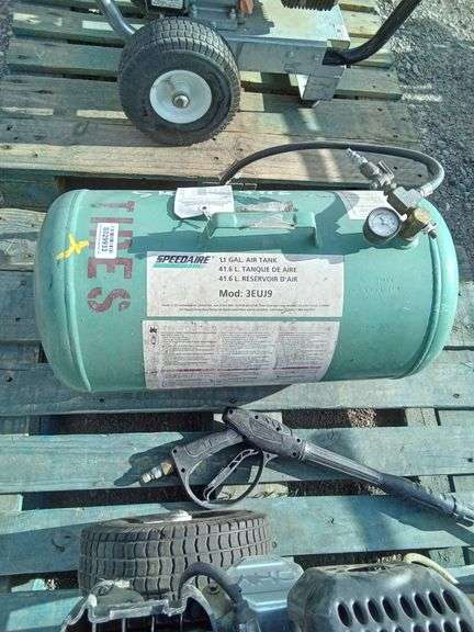 SpeedAire 11 Gal Air Tank - Sierra Auction Management Inc