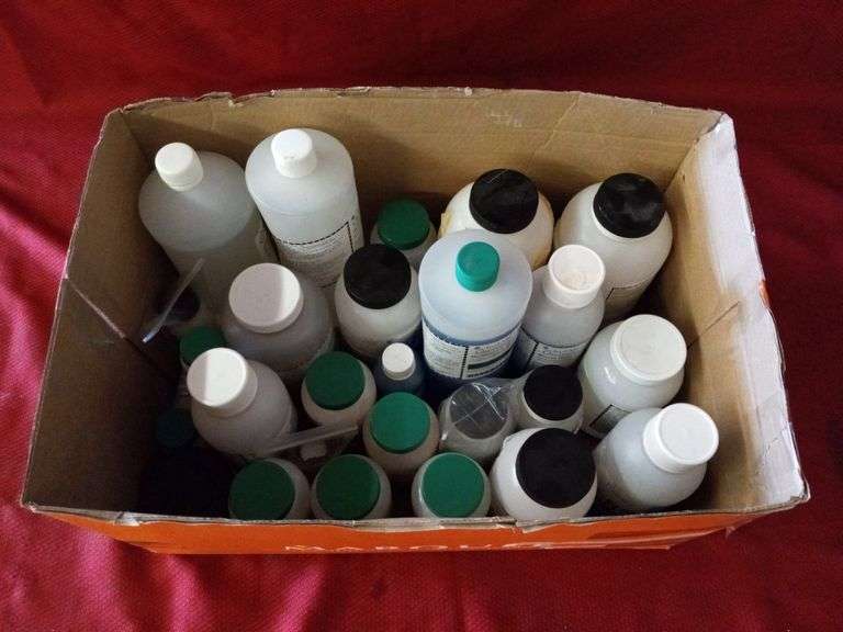 Box of Scholar Chemistry Lab. Chemicals Including Acids and Reagents ...