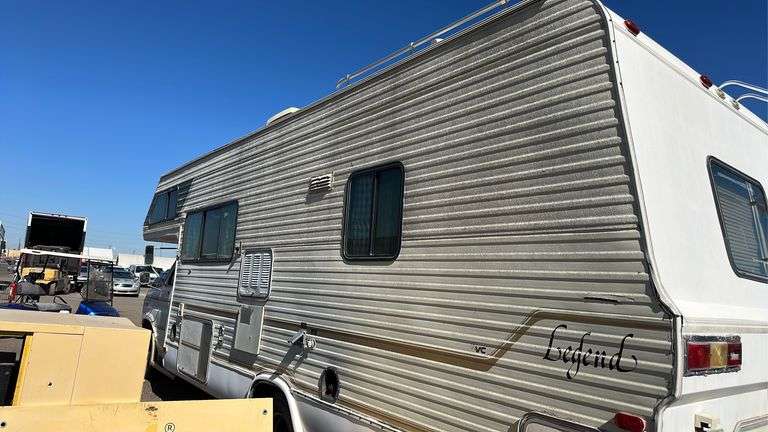 1984 Ford Legend Class C Motorhome - Sierra Auction Management Inc