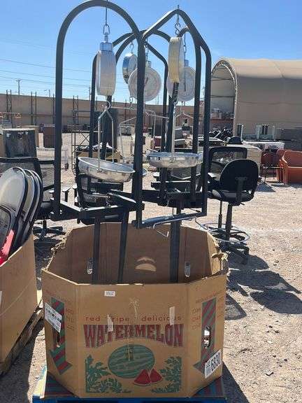 Gaylord Box With (5) Produce Scales With Metal Stand - Sierra Auction ...