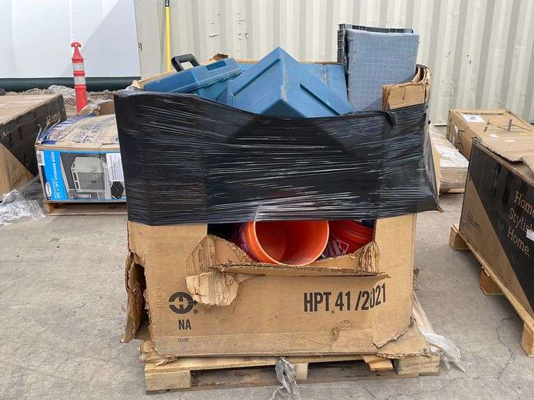 (1 Qty) Box of Assorted Toll Box’s and Bucket - Sierra Auction ...