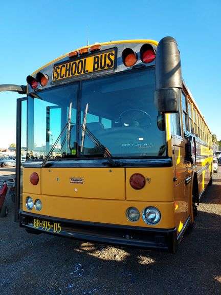 2006 Thomas Saf-T-Liner HDX School Bus - Sierra Auction Management Inc