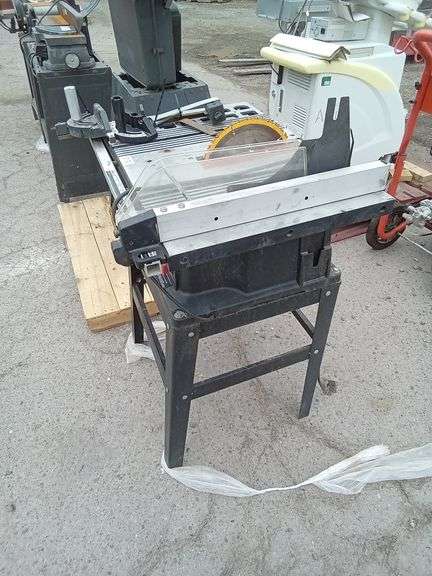SkilSaw 10" Table Saw Model 3400 - Sierra Auction Management Inc