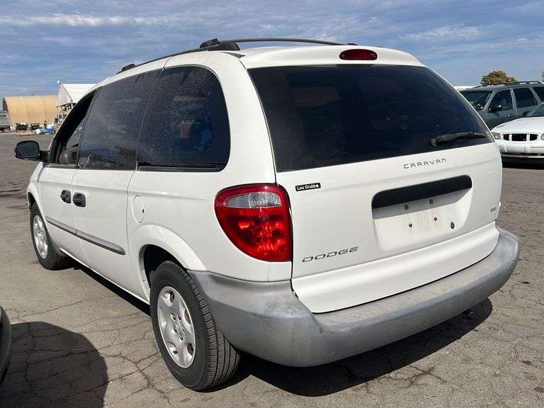 2002 Dodge Caravan SE - Sierra Auction Management Inc
