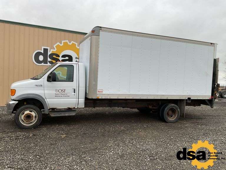 2003 Ford E550 Box Truck - Don Smock Auction Company