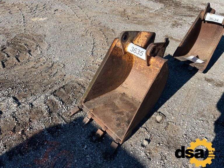 24” Used Backhoe Bucket with Teeth - Don Smock Auction Company