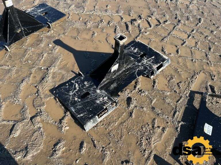 Unused KC Skid Loader Hitch Plate - Don Smock Auction Company