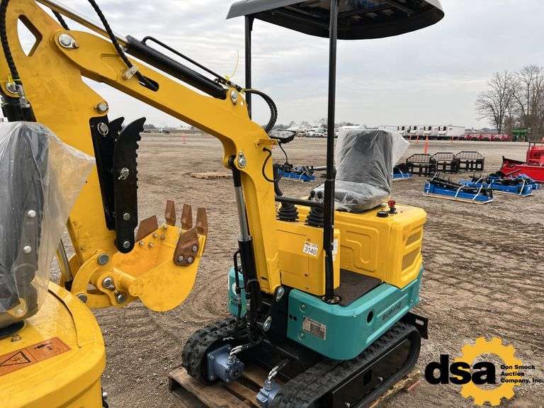 Unused DigMaster DM100 Mini Excavator - Don Smock Auction Company