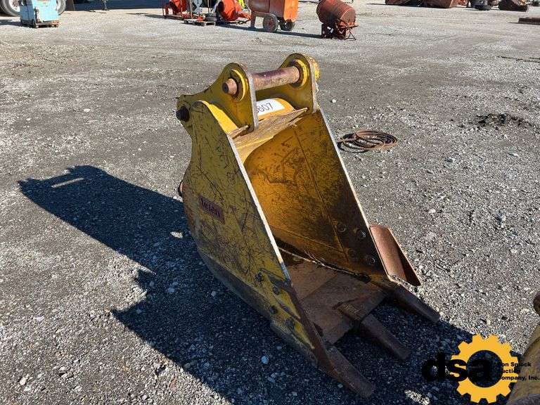 24” EMAQ Excavator Quick Attach Bucket - Don Smock Auction Company