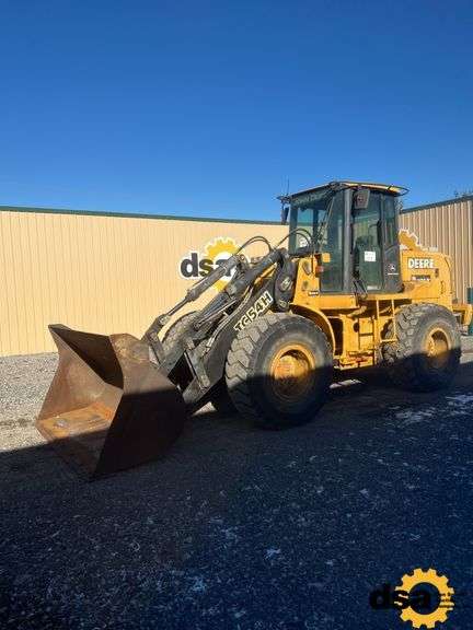 John Deere TC54H Rubber Tired Loader - Don Smock Auction Company