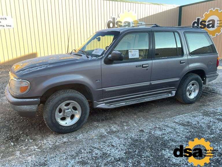 1996 Ford Explorer XLT SUV - Don Smock Auction Company