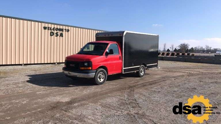 2005 GMC 2500 Box Van, - Don Smock Auction Company